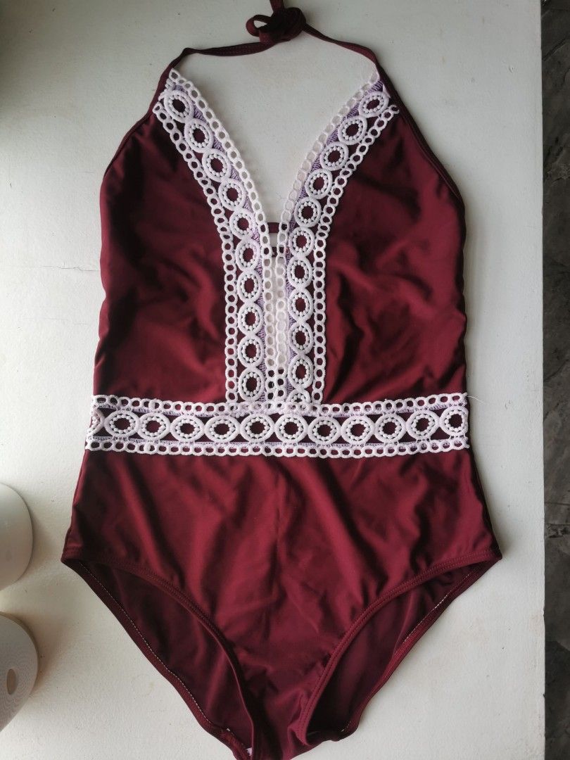 MAROON ONE PIECE on Carousell