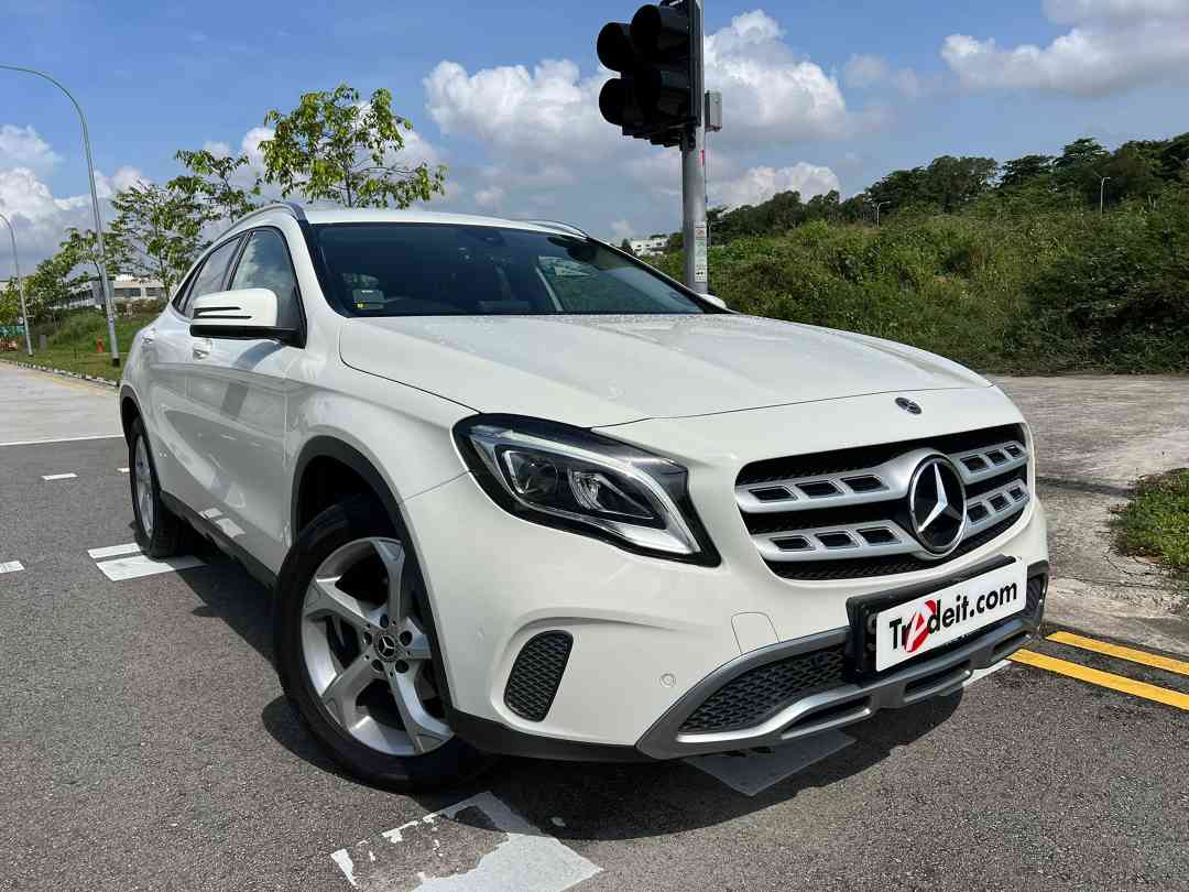 MERCEDES BENZ GLA180 URBAN (R18 LED), Cars, Used Cars on Carousell