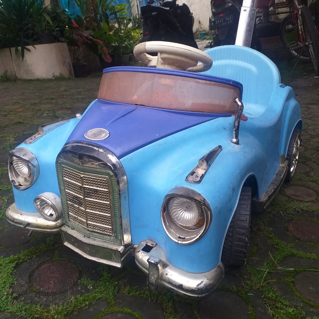 Mobilan aki mercy jadul,model unik jarang ada (kondisi mati) on Carousell