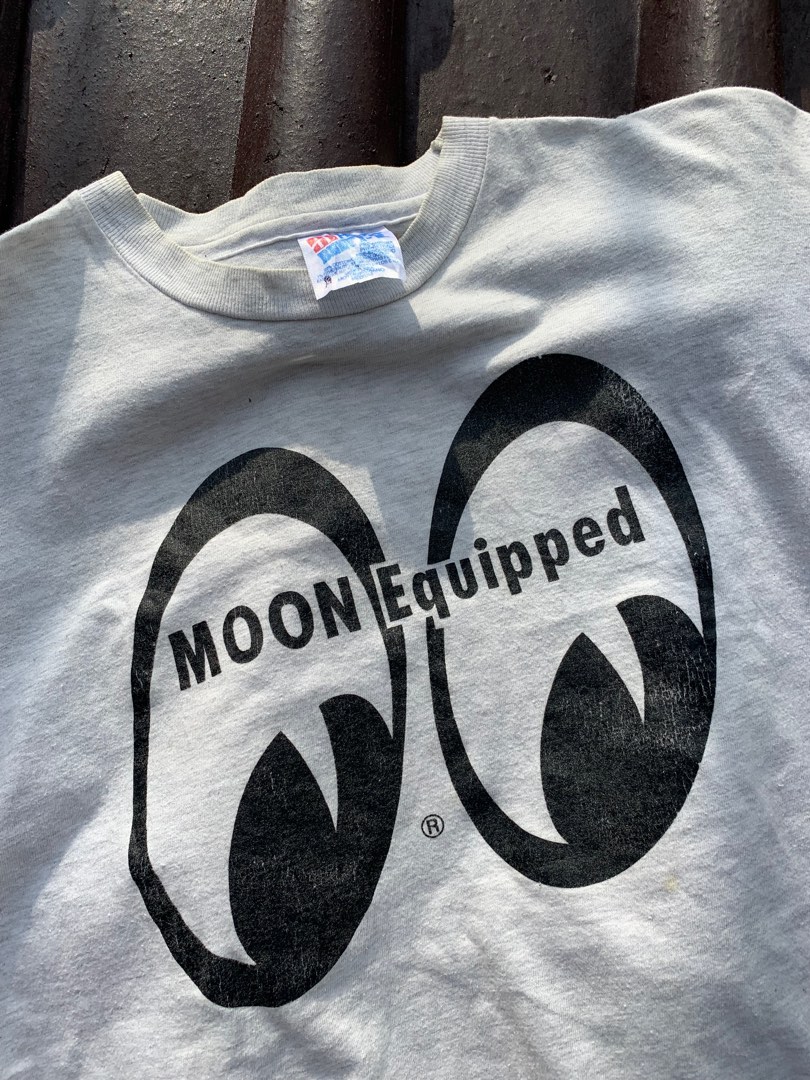 Moon eyes equipped 90s, Fesyen Pria, Pakaian , Atasan di Carousell