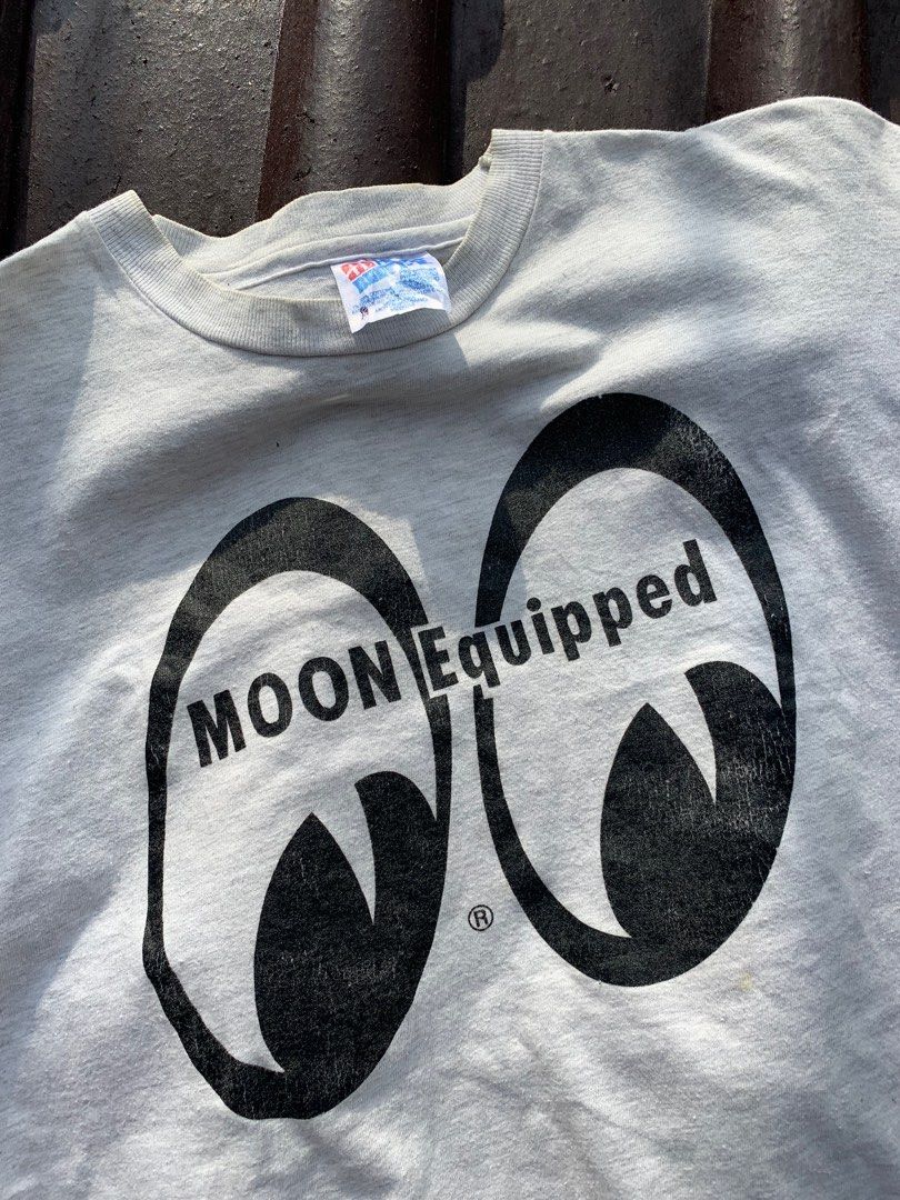 Moon eyes equipped 90s, Fesyen Pria, Pakaian , Atasan di Carousell