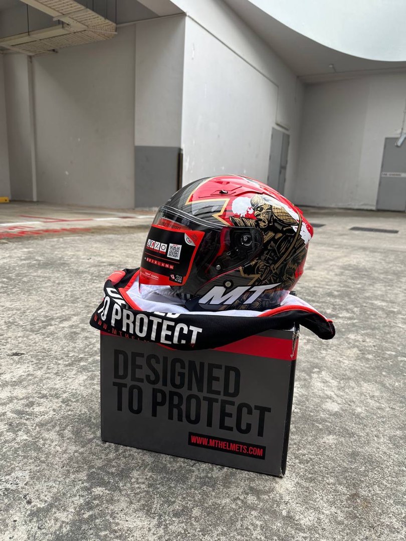 MT helmet BUSHIDO GLOSS RED, Motorcycles, Motorcycle Apparel on Carousell