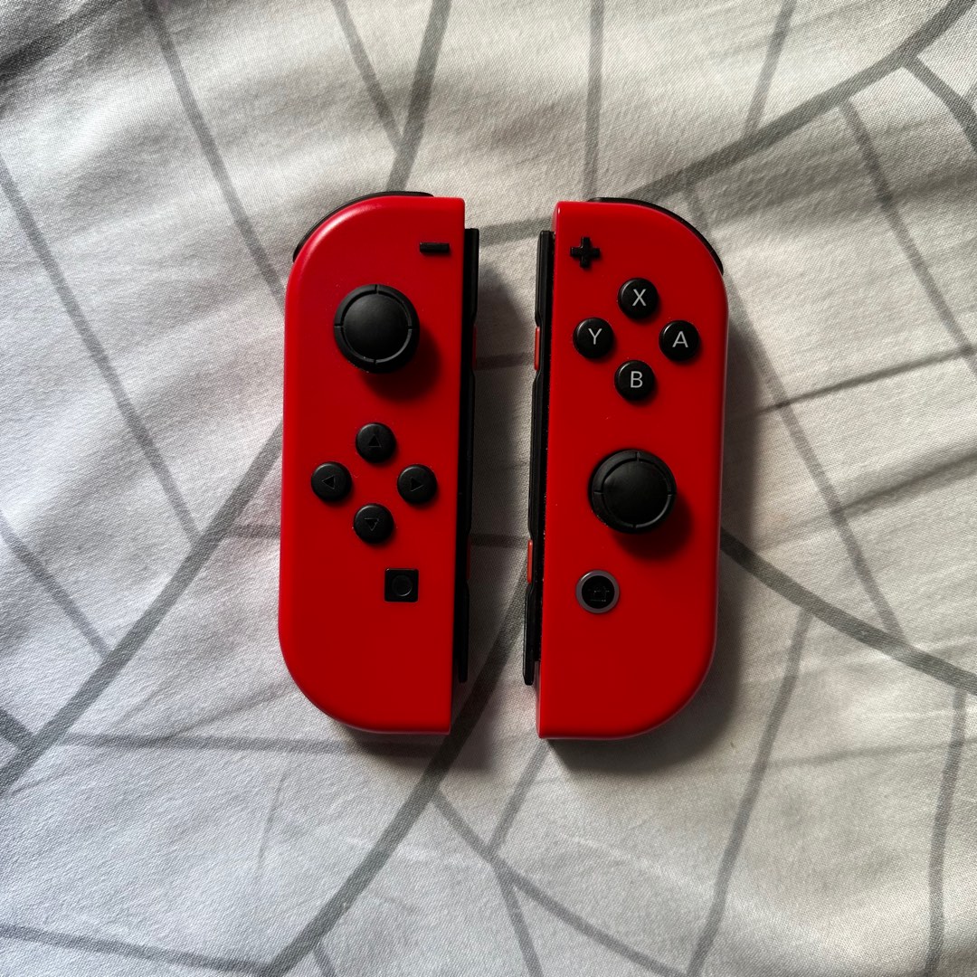 Nintendo Switch Joycons Red, Video Gaming, Gaming Accessories ...
