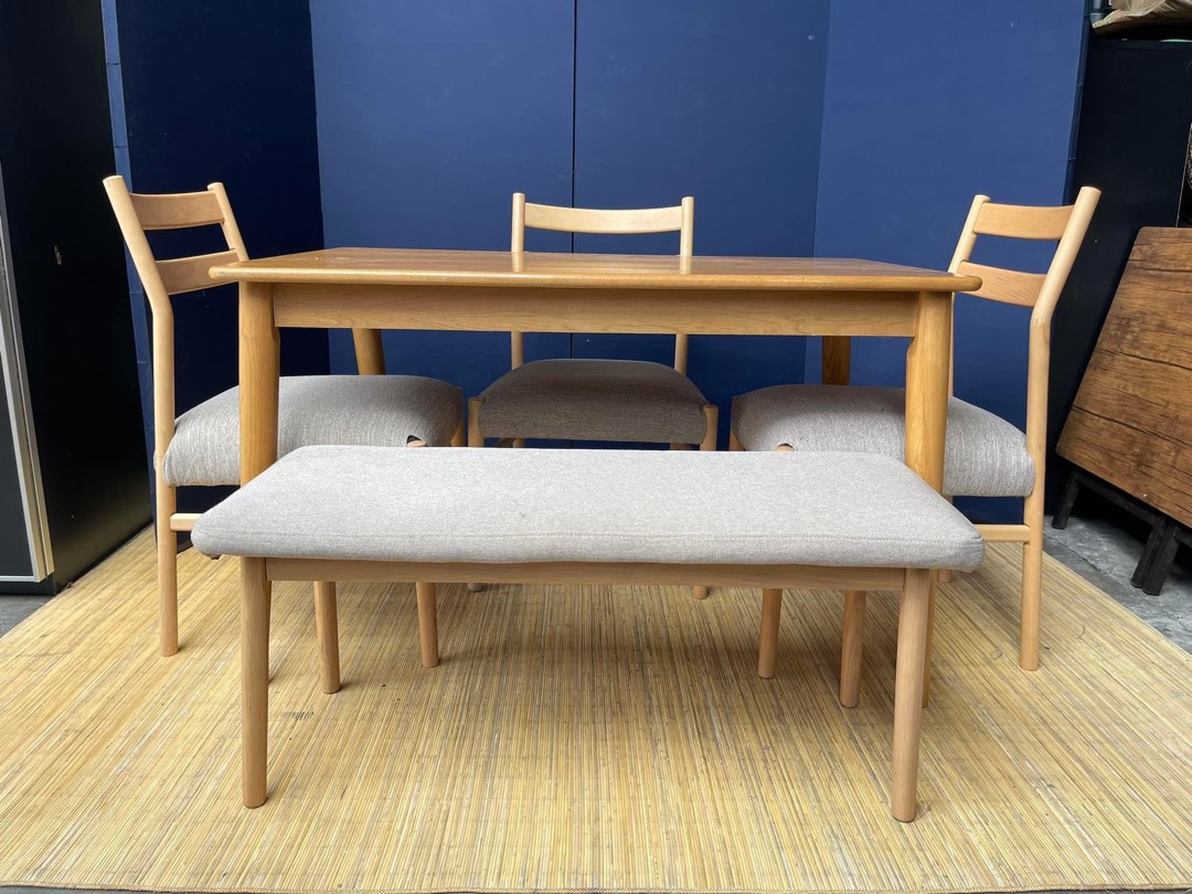 Nitori bench and chairs on Carousell