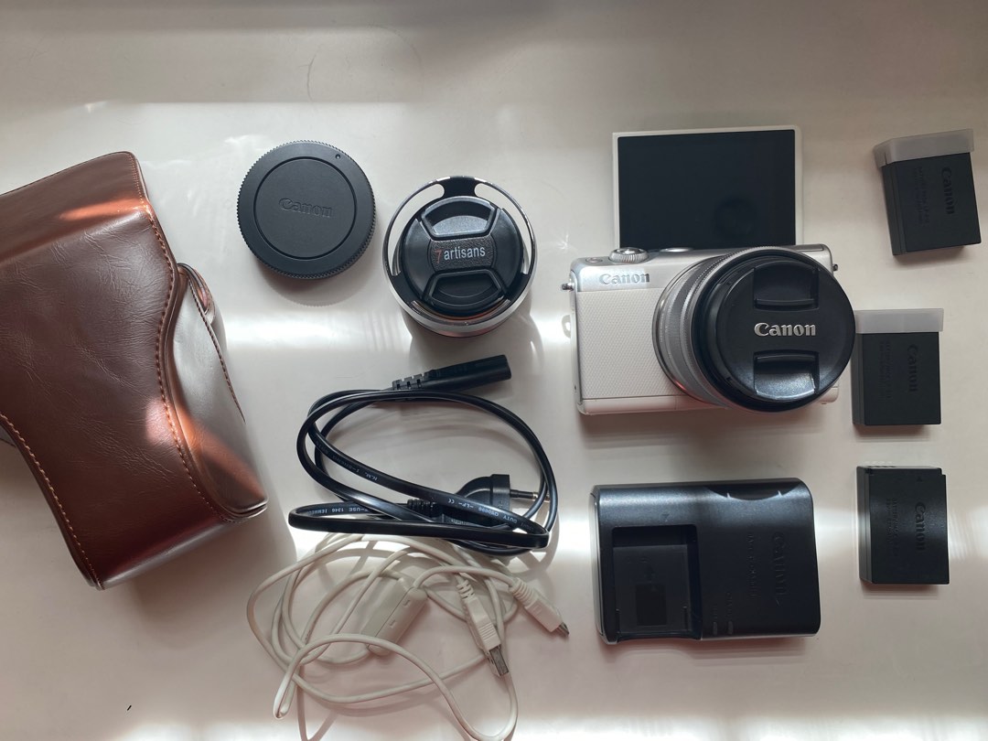 Preloved Canon M100 Mirrorless Camera, Photography, Cameras on Carousell