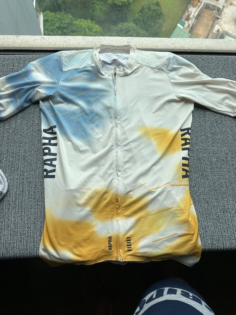 Rapha Pro Team Aero Jersey - Limited Edition, Men's Fashion, Activewear on Carousell