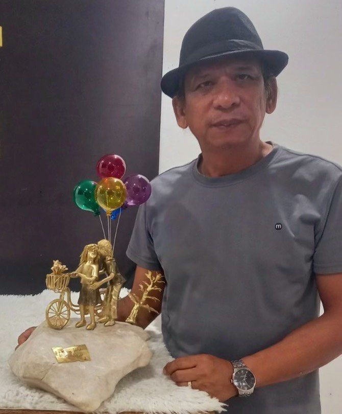 Ronald Castrillo Sculpture, Hobbies & Toys, Stationary & Craft, Art ...