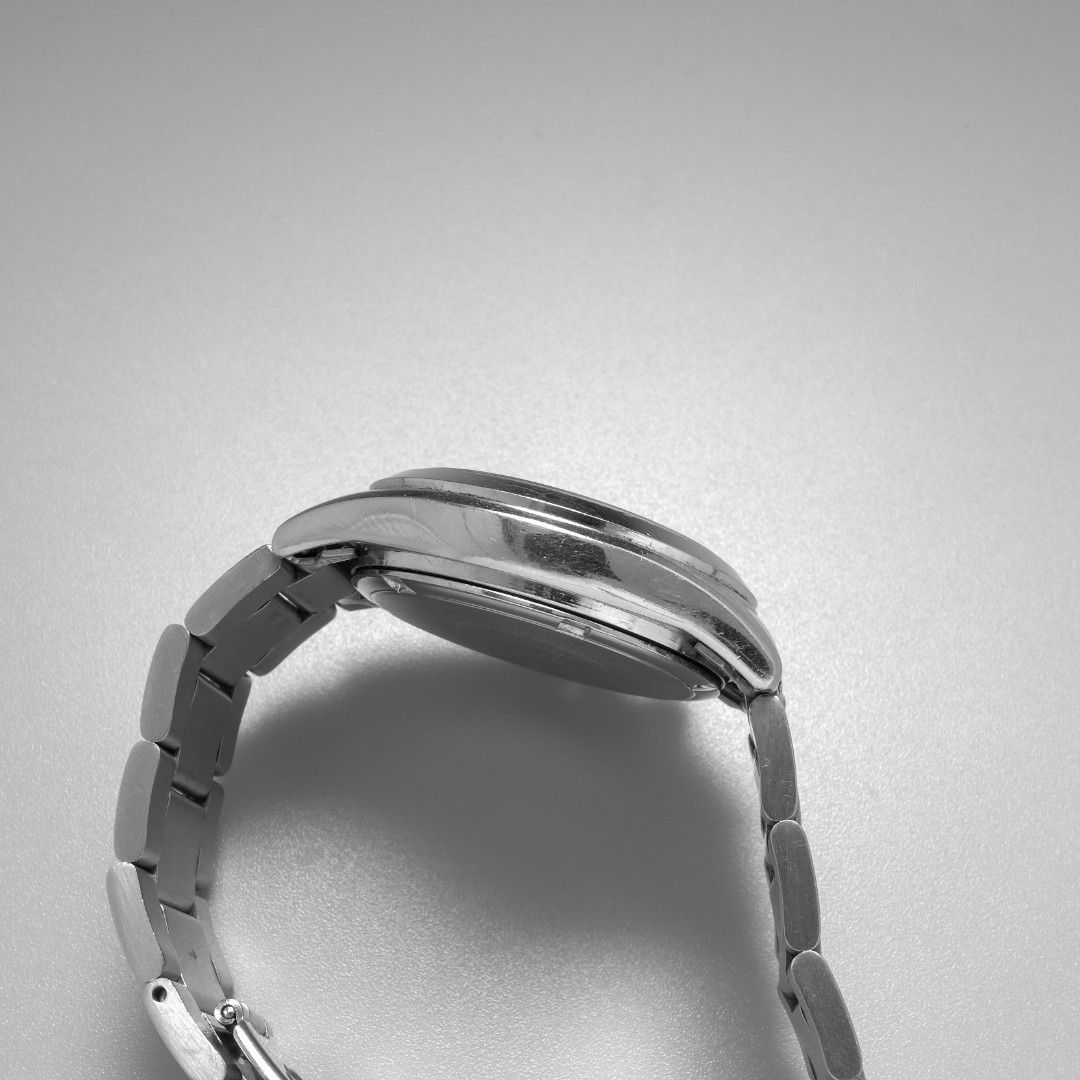 Seiko Red Alpinist Vintage SCVF005 from 1996, Luxury, Watches on Carousell