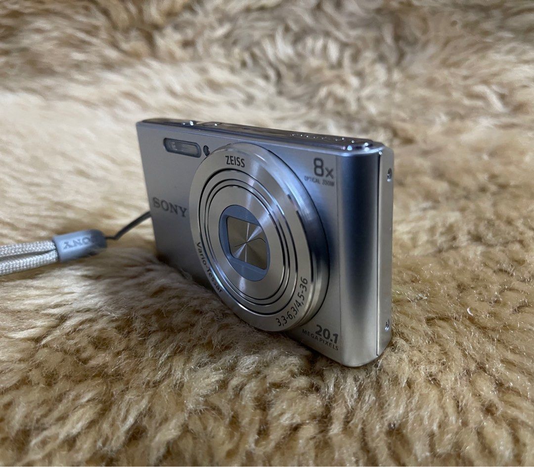Sony Cybershot DSC-W830 Digital Camera, Photography, Cameras on Carousell