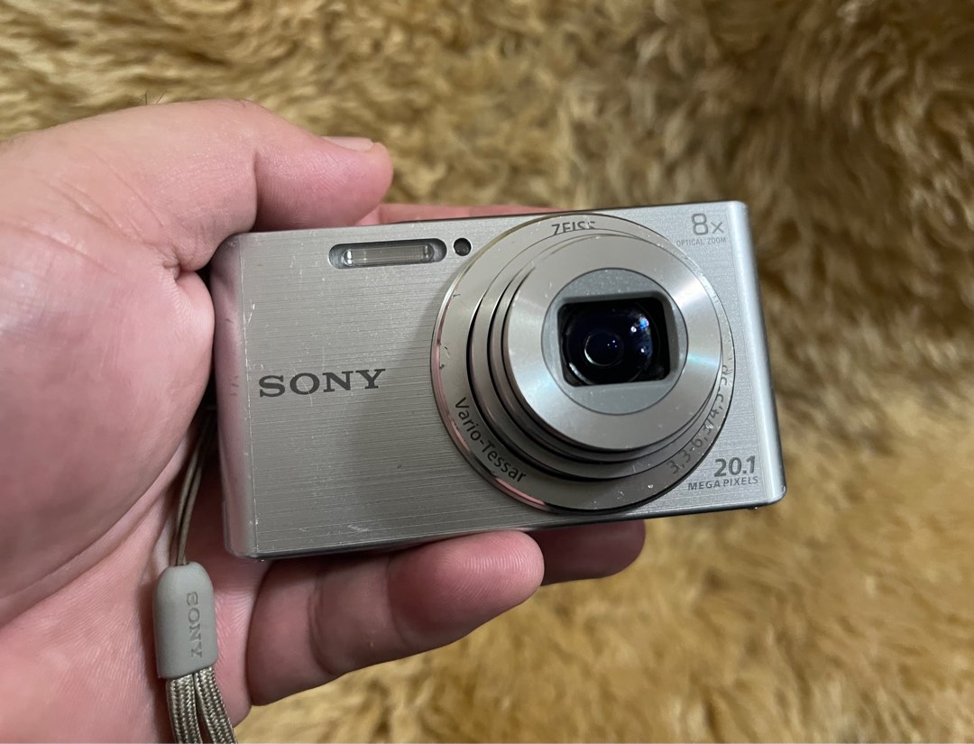 Sony Cybershot DSC-W830 Digital Camera, Photography, Cameras on Carousell