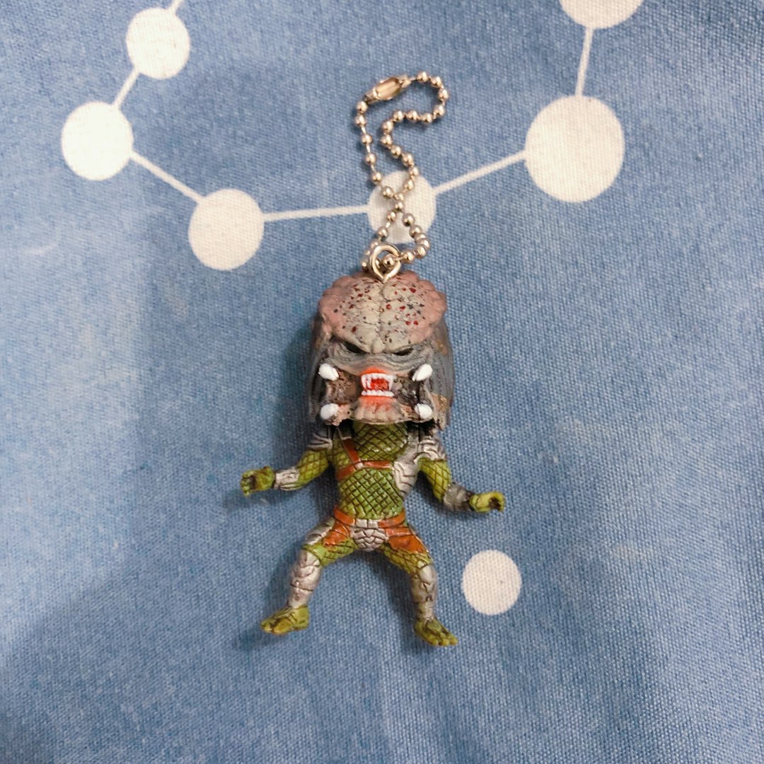 Takara Tomy Arts Alien vs Predator - Yautja bobble head keychain charm ...
