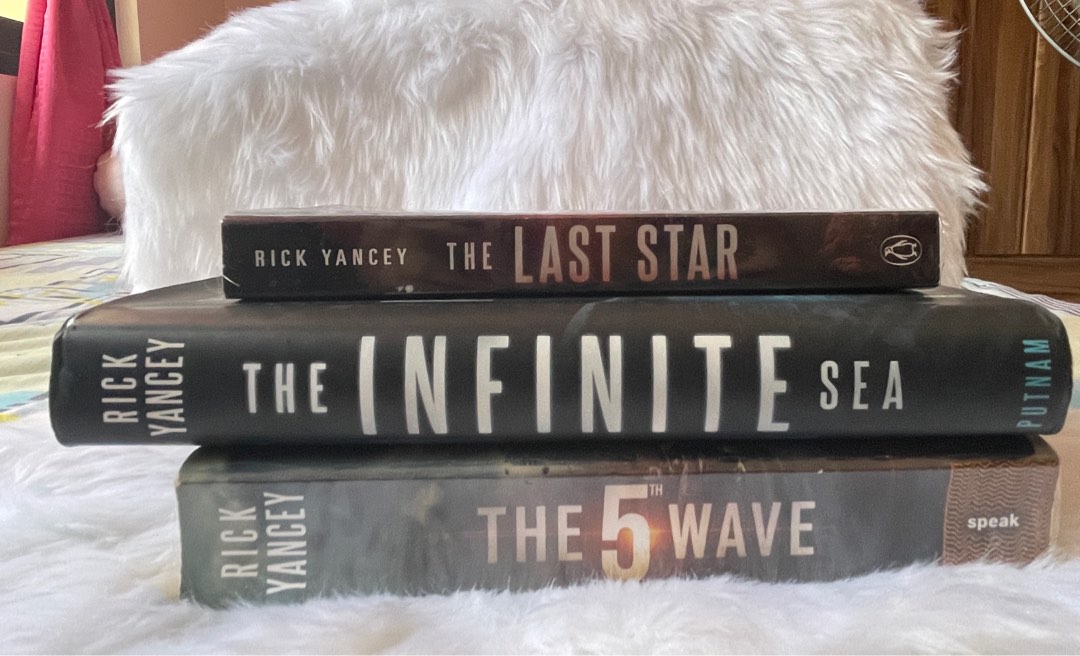 The 5th Wave Book Set by Rick Yancey, Hobbies & Toys, Books & Magazines ...
