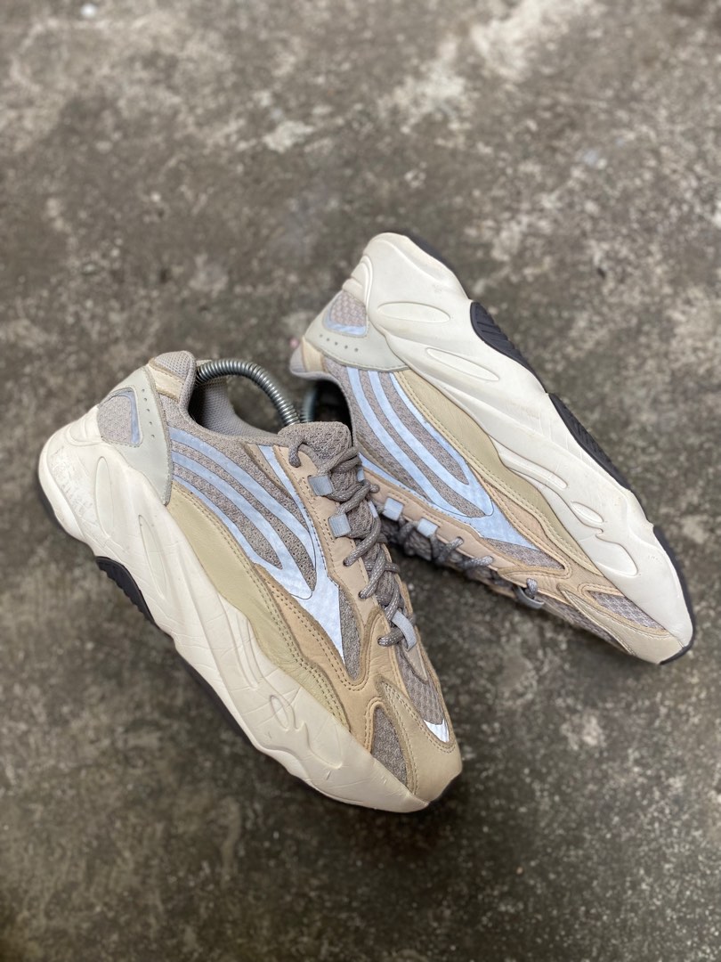 Yeezy Waverunner V2 Cream on Carousell