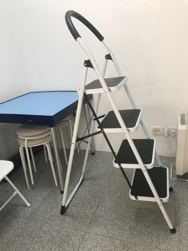 4-step ladder with handle, Furniture & Home Living, Home Improvement ...