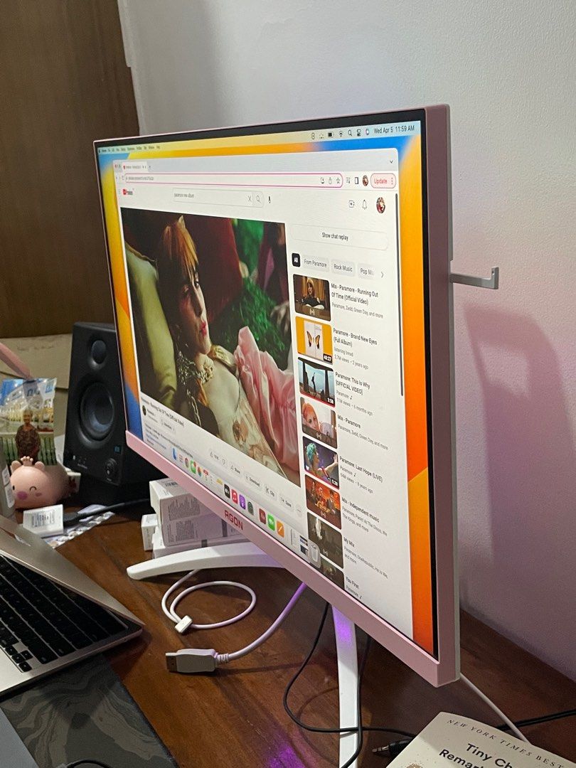 Agon Pink Monitor + Logitech Pro Gaming Keyboard, Computers & Tech ...