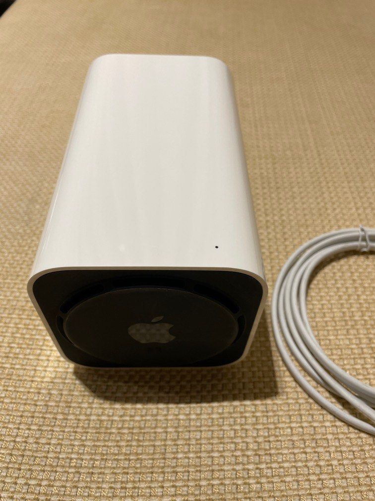 Apple AirPort Extreme (6th generation) wireless router, Computers ...