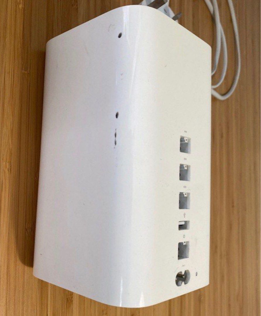 Apple AirPort Extreme (6th generation) wireless router, Computers ...