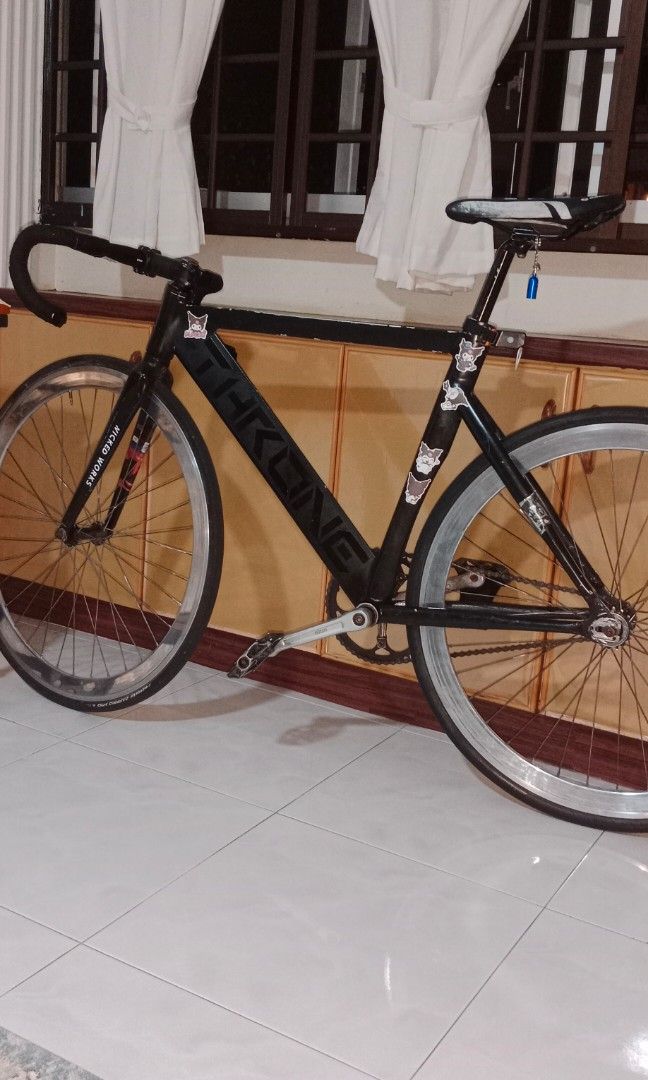 blackout Throne Tracklord FS gen 2, Sports Equipment, Bicycles & Parts ...