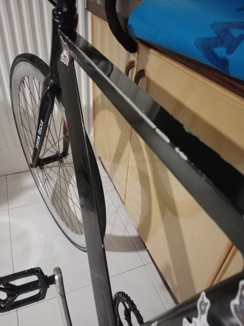 blackout Throne Tracklord FS gen 2, Sports Equipment, Bicycles & Parts ...