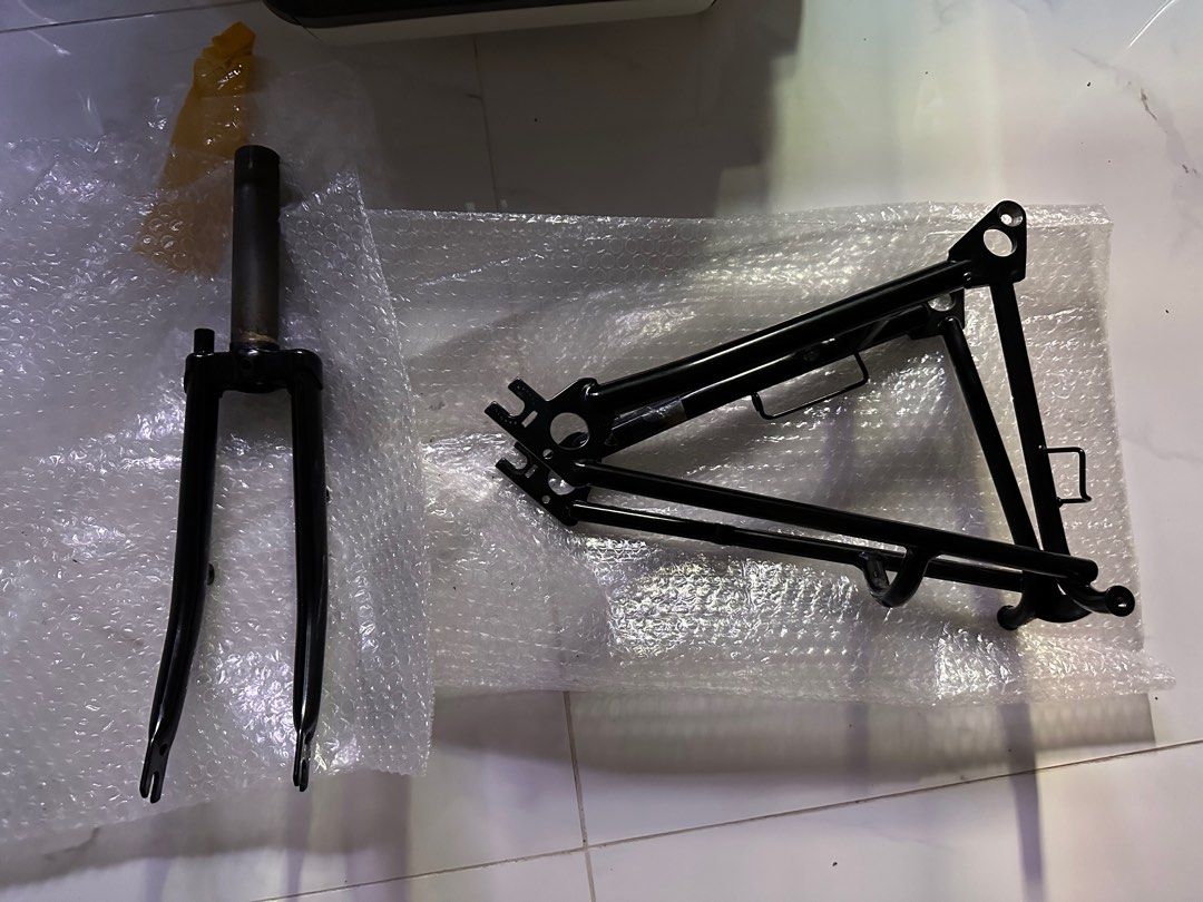 Brompton original fork and triangle, Sports Equipment, Bicycles & Parts ...