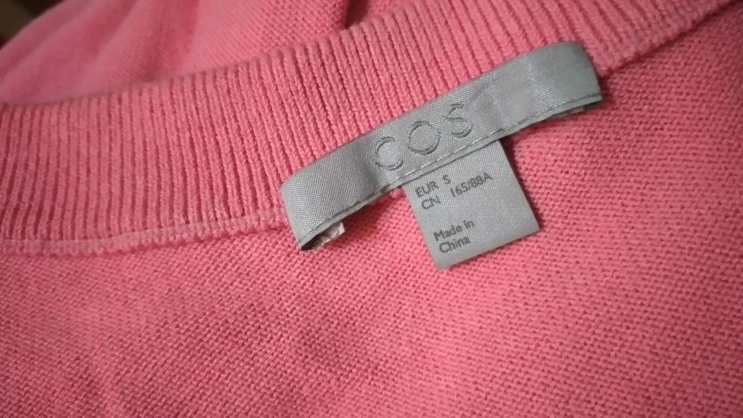 Cos coral pink sweater S, Women's Fashion, Tops, Longsleeves on Carousell