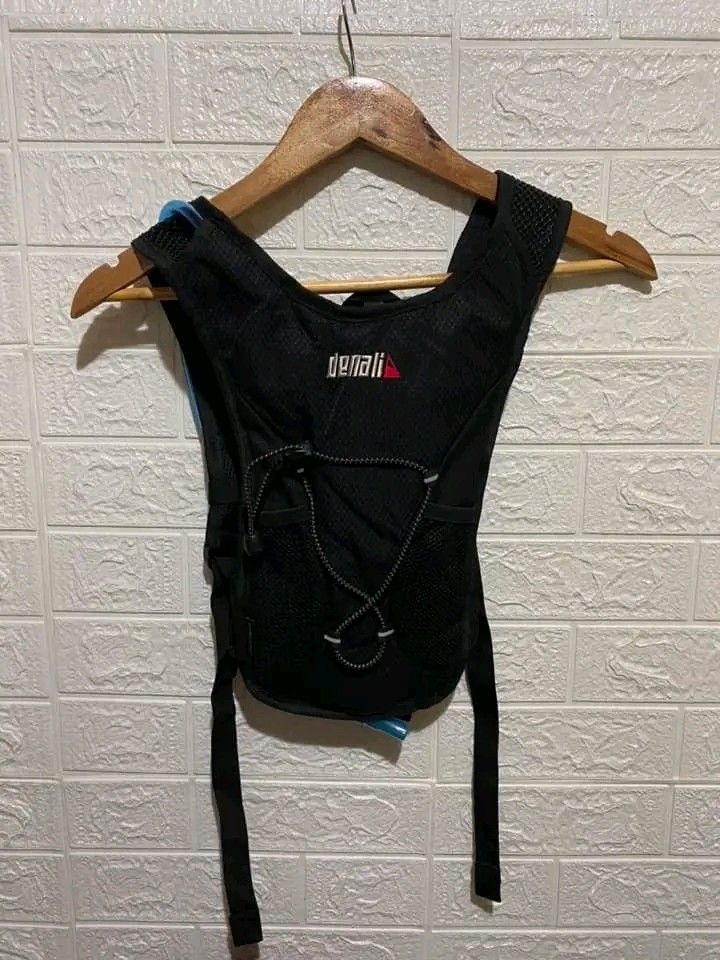 Denali Hydration Pack 1.5L on Carousell