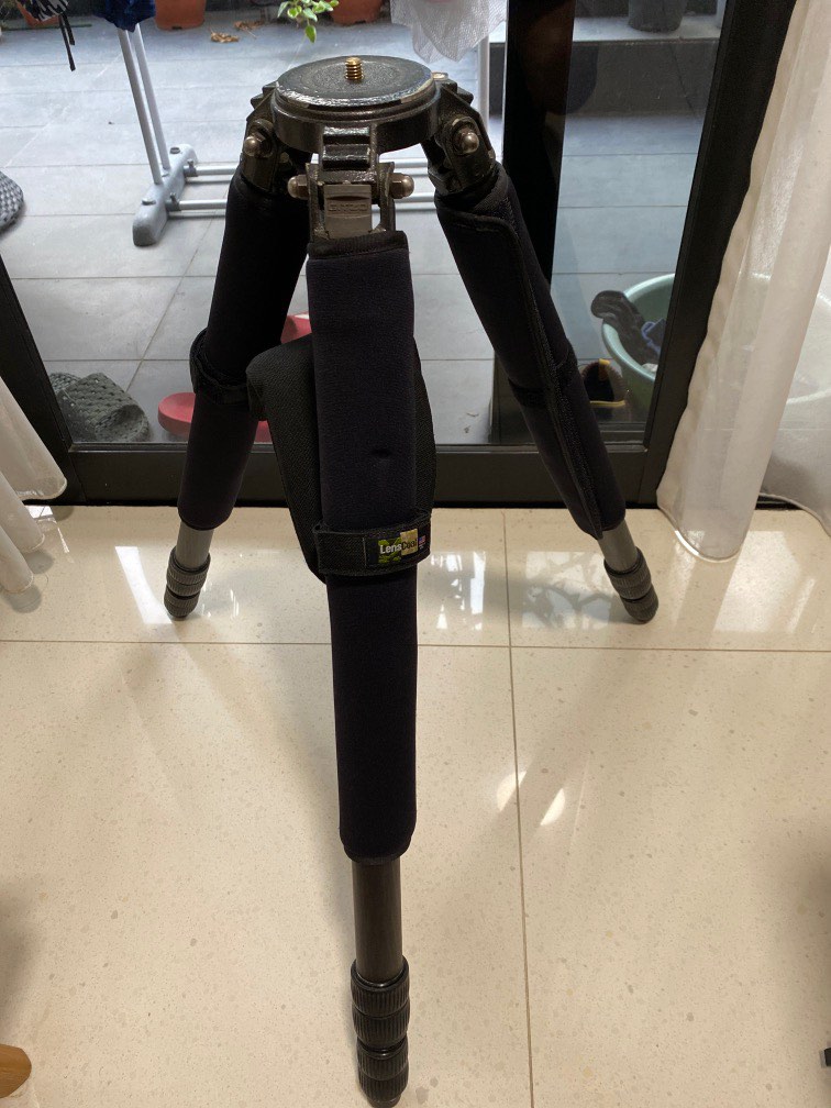 Gitzo G1325 Mountainer carbon fibre tripod, Photography, Photography ...