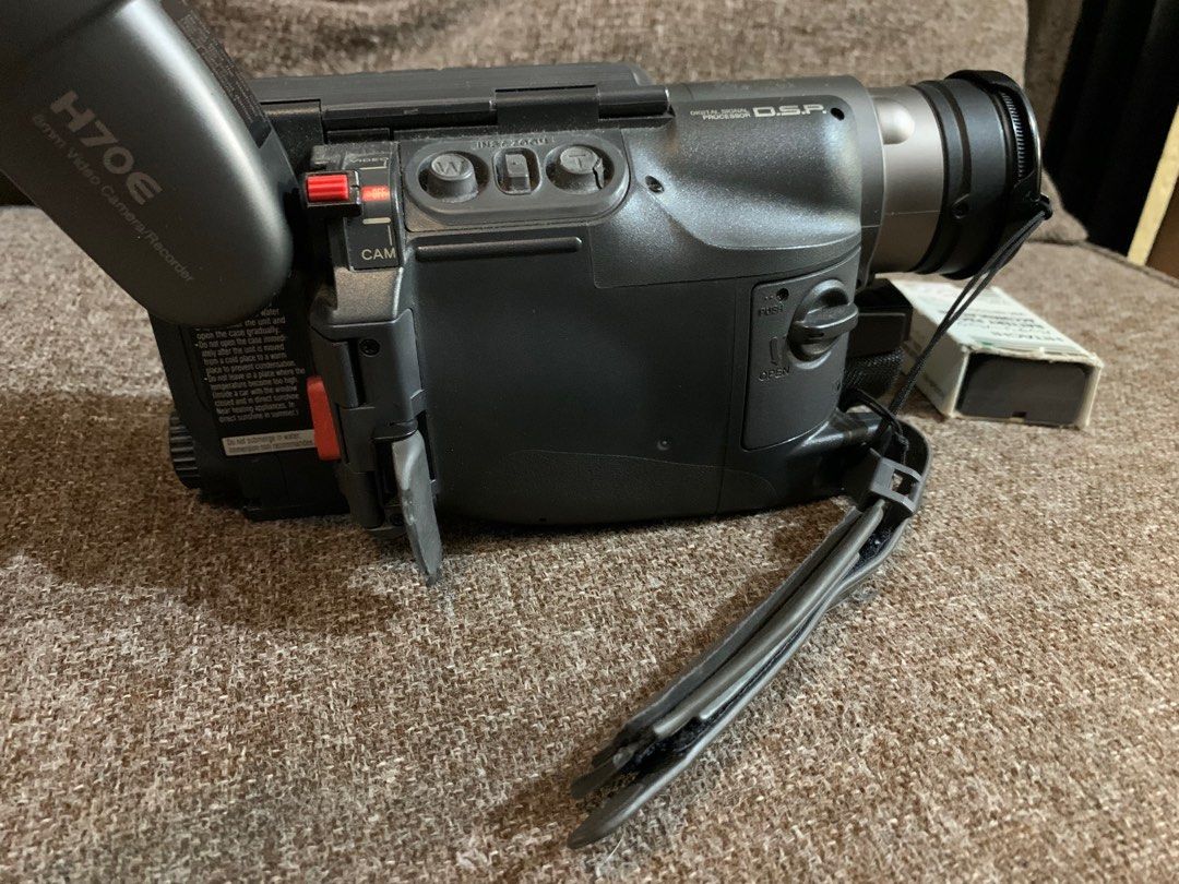 Hitachi Camcorder Hi8 WORKING, Photography, Video Cameras on Carousell