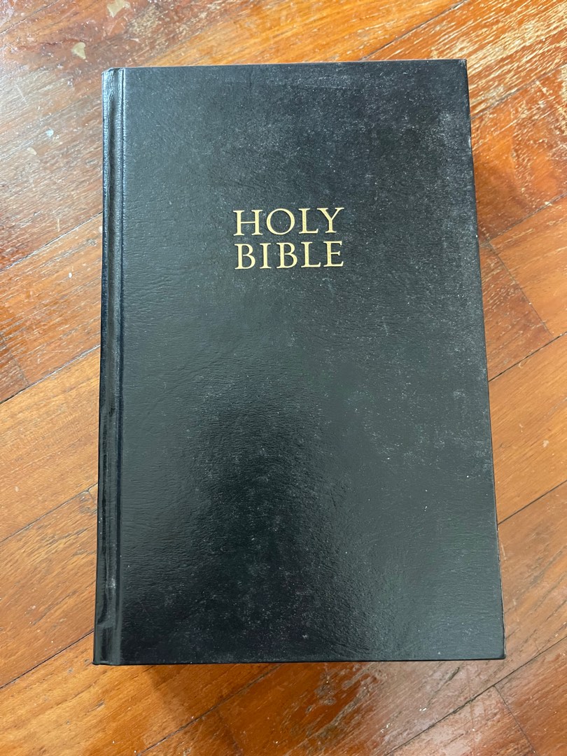 Holy Bible, Hobbies & Toys, Books & Magazines, Religion Books on Carousell