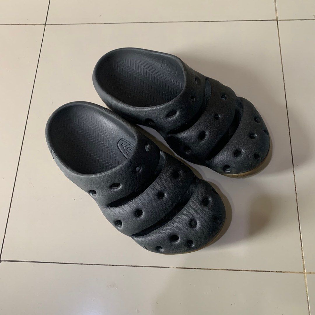 Keen Yagoi Clogs not Crocs, Merrel on Carousell