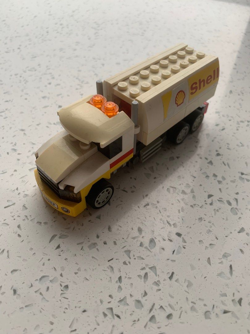 Lego X Shell Oil Tank Truck, 興趣及遊戲, 玩具 & 遊戲類 - Carousell