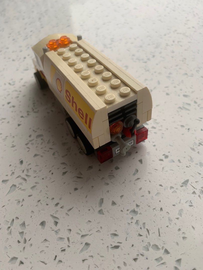 Lego X Shell Oil Tank Truck, 興趣及遊戲, 玩具 & 遊戲類 - Carousell