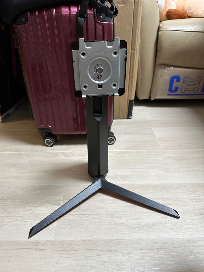 LG Ultragear Monitor Stand 枱座, 電腦＆科技, 桌上電腦 - Carousell