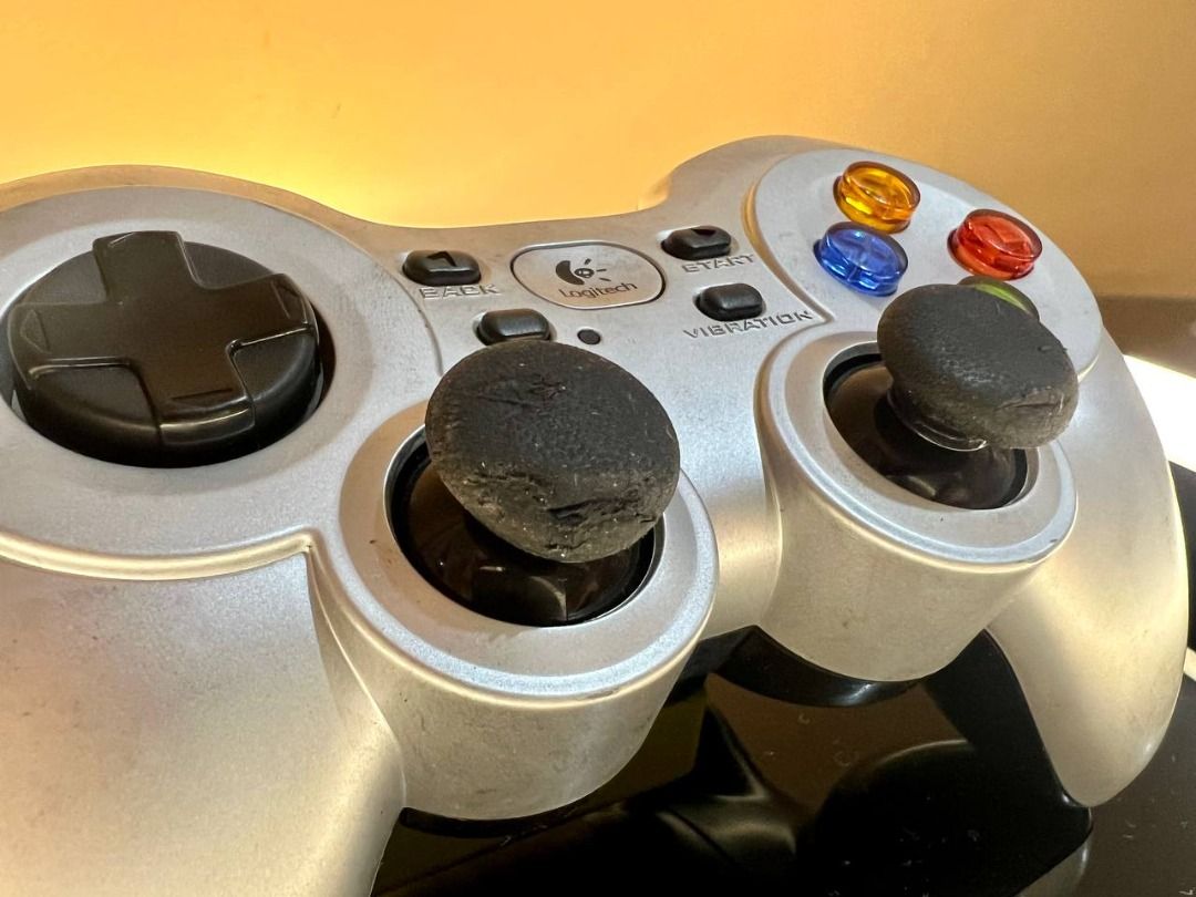 LOGITECH F710 wireless gamepad controller, Video Gaming, Gaming ...