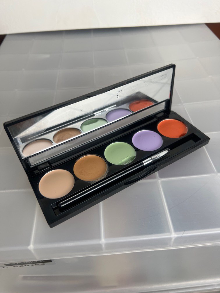 Make Over Color Corrector Palette, Kesehatan & Kecantikan, Rias Wajah ...