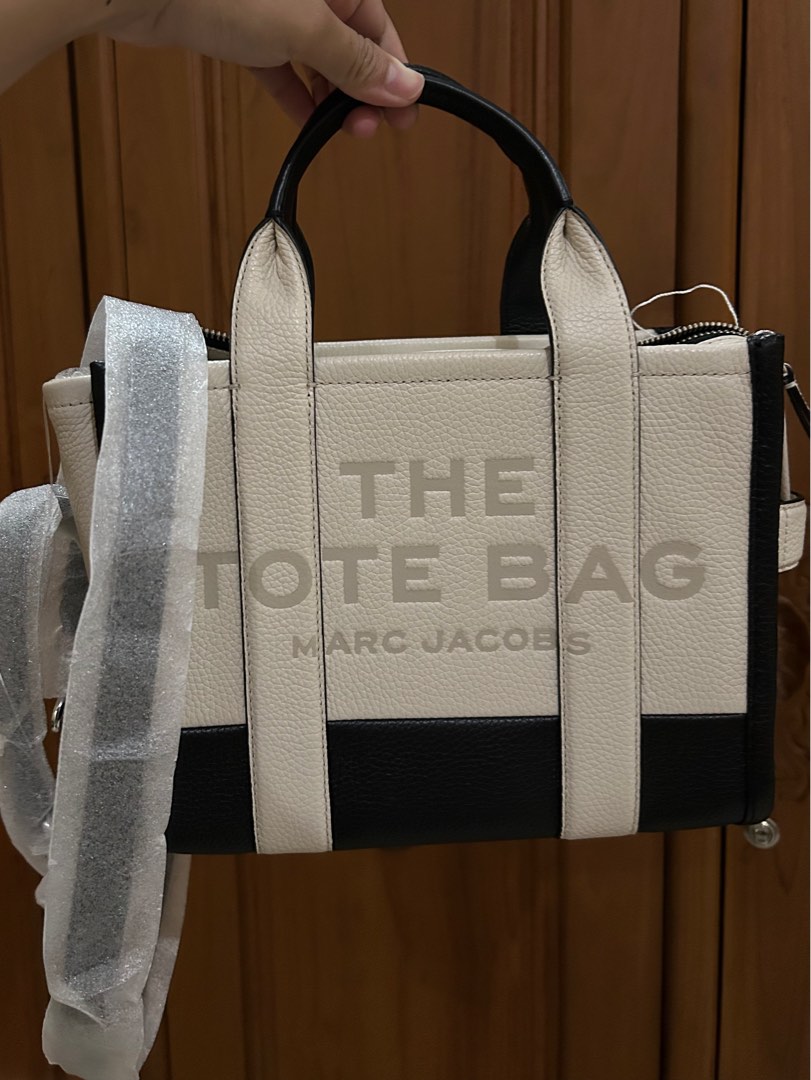 Marc Jacobs The Tote Bag Original, Barang Mewah, Tas & Dompet di Carousell