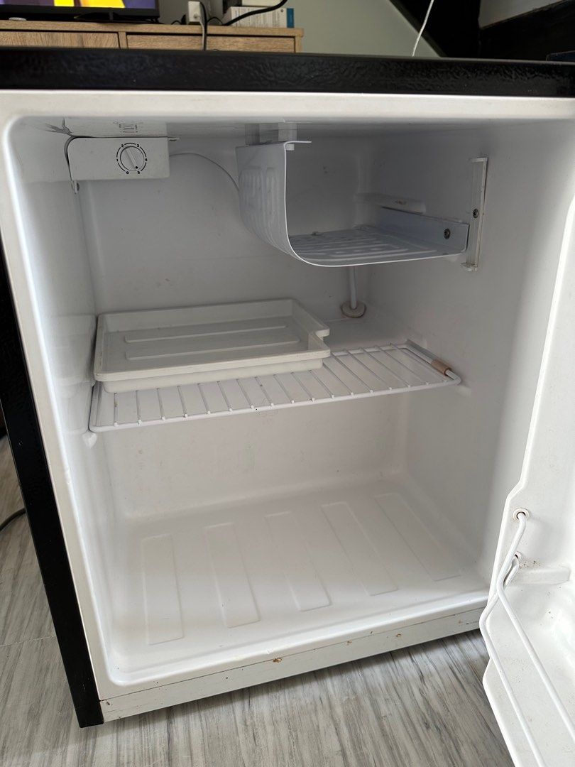 Mini Refrigerator Everest, TV & Home Appliances, Kitchen Appliances ...