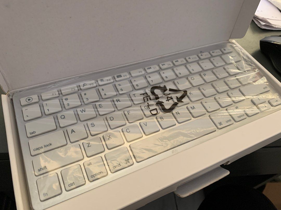 Miniso Bluetooth Keyboard Computers And Tech Parts And Accessories Computer Keyboard On Carousell