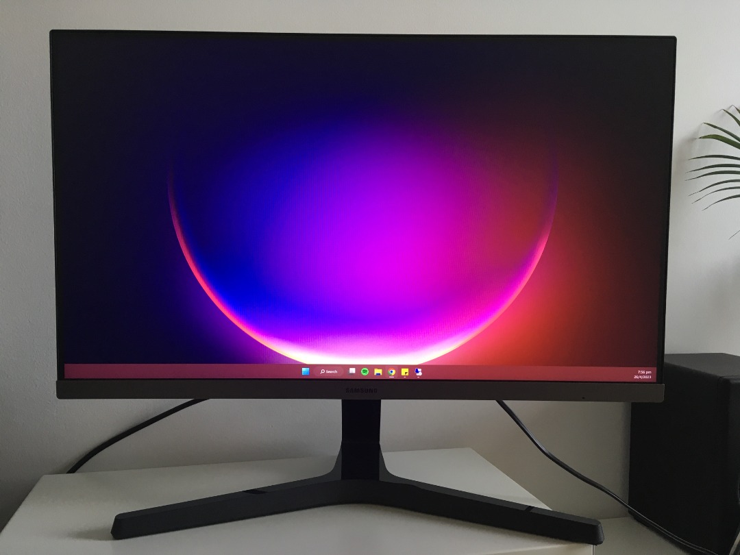 Monitor screen Samsung - 24" LED Monitor, Computers & Tech, Parts ...