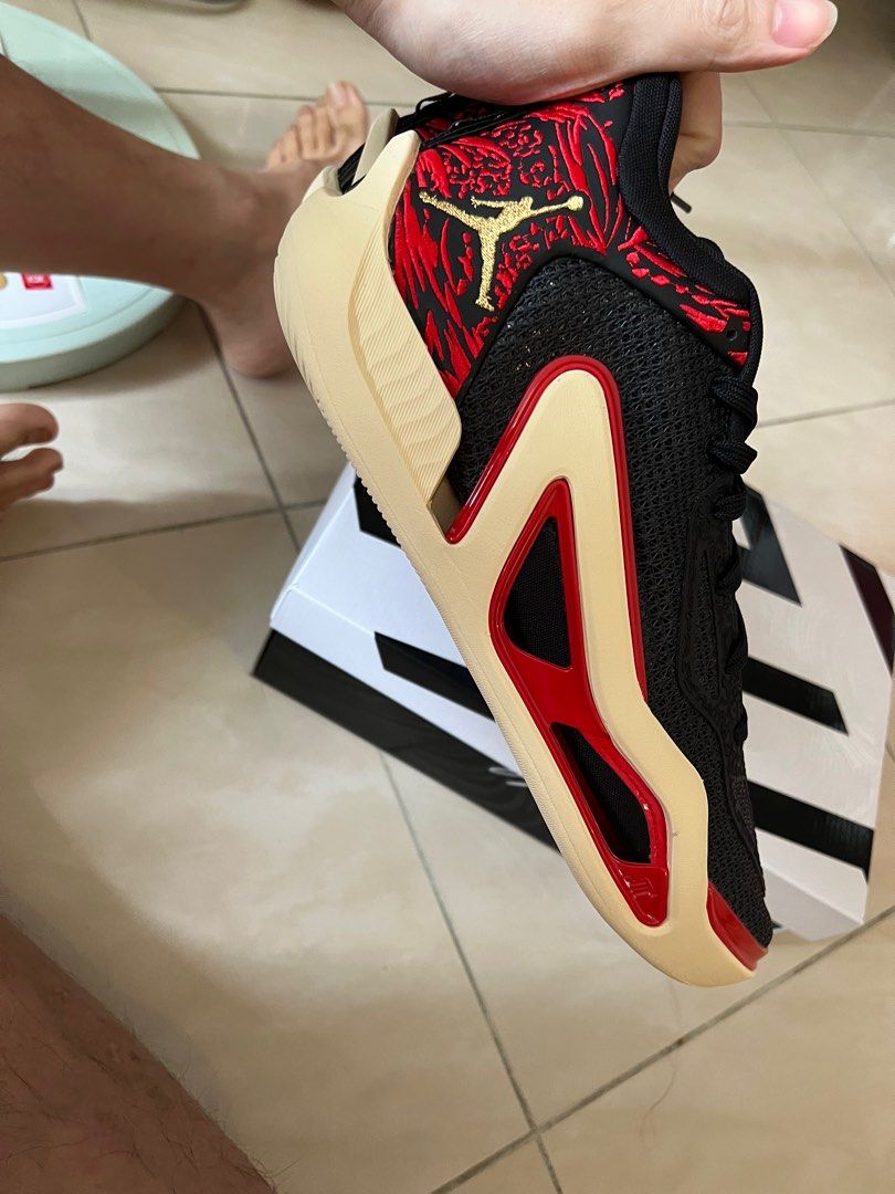 Nike Jordan jt 1 zoom air Jayson Tatum 1 us10 kobe, 男裝, 鞋, 波鞋 - Carousell