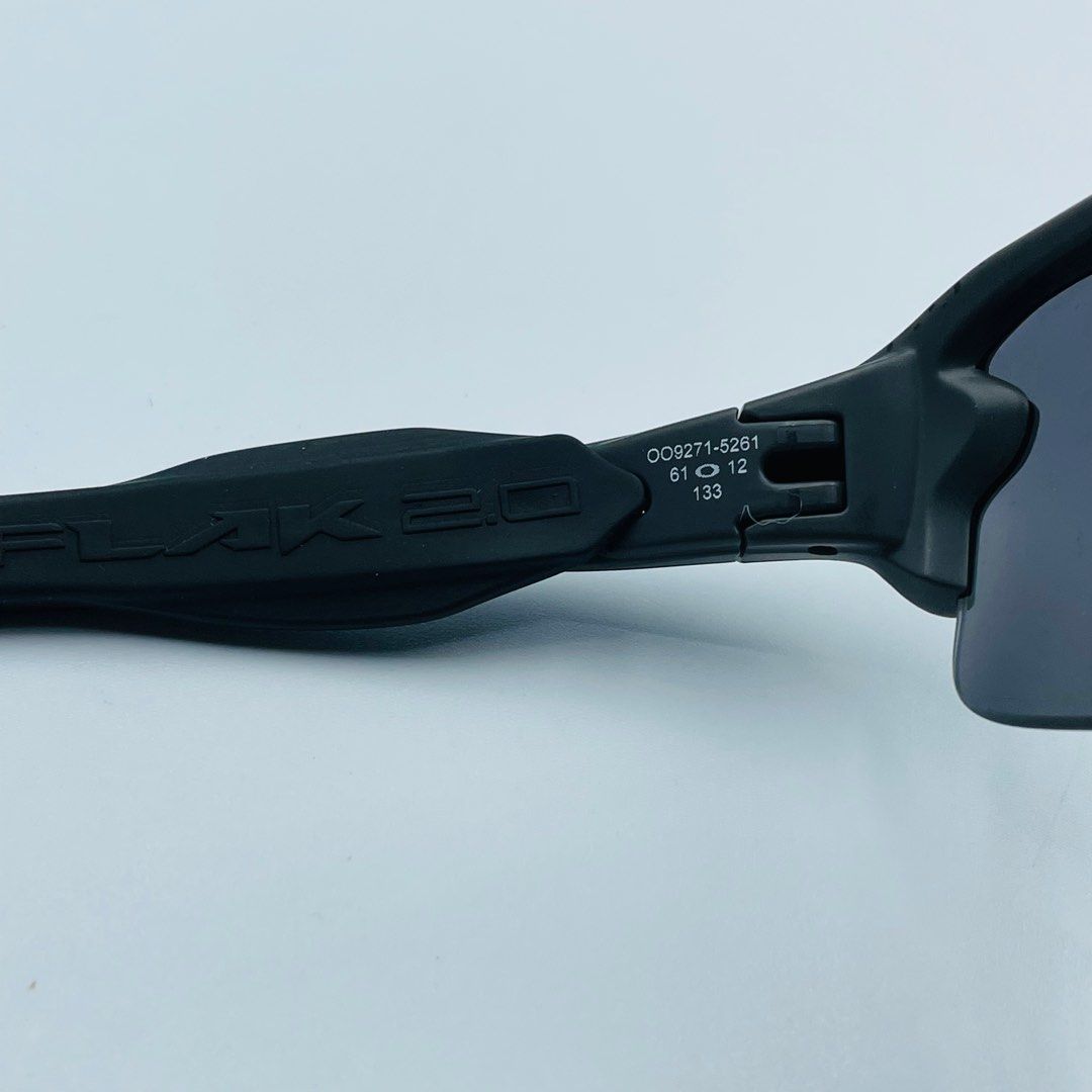 Oakley Hi Res Matte Carbon w/ Polarized Prizm Black, Men's Fashion, Watches & Accessories ...