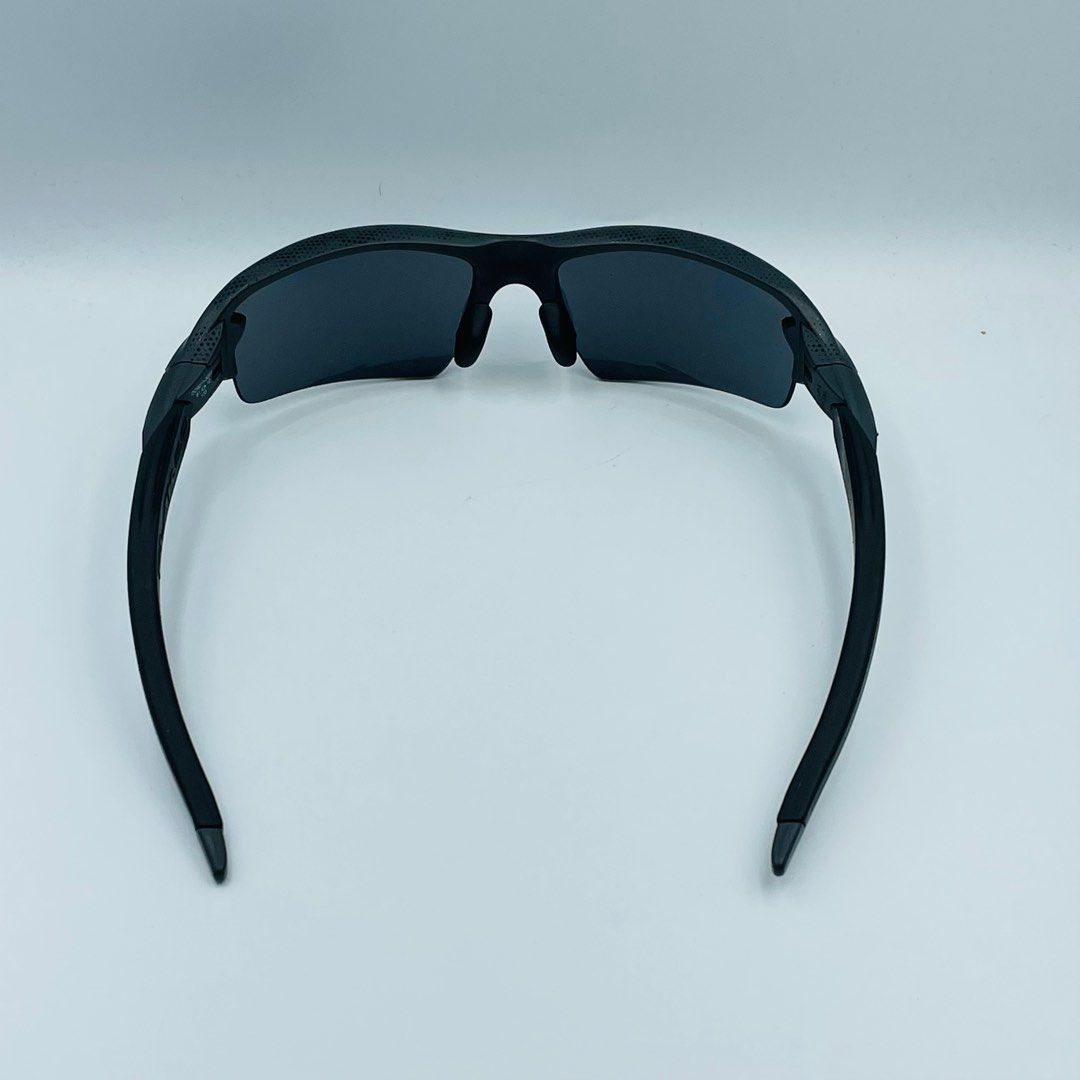 Oakley Hi Res Matte Carbon w/ Polarized Prizm Black, Men's Fashion, Watches & Accessories ...