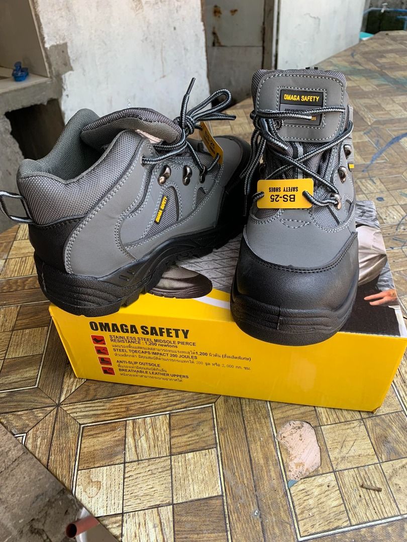 omaga safety shoes, Men's Fashion, Footwear, Casual Shoes on Carousell