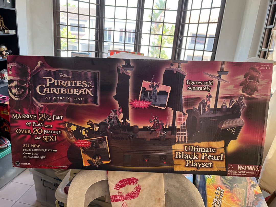 Pirates of the Caribbean ship , complete 2.5 feet long, Hobbies & Toys ...