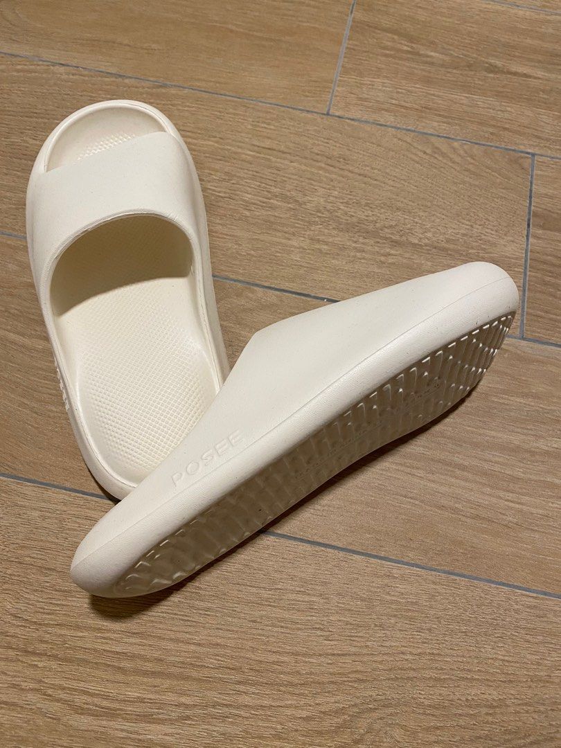 Posee Cloud Slippers, Women's Fashion, Footwear, Flipflops and Slides ...