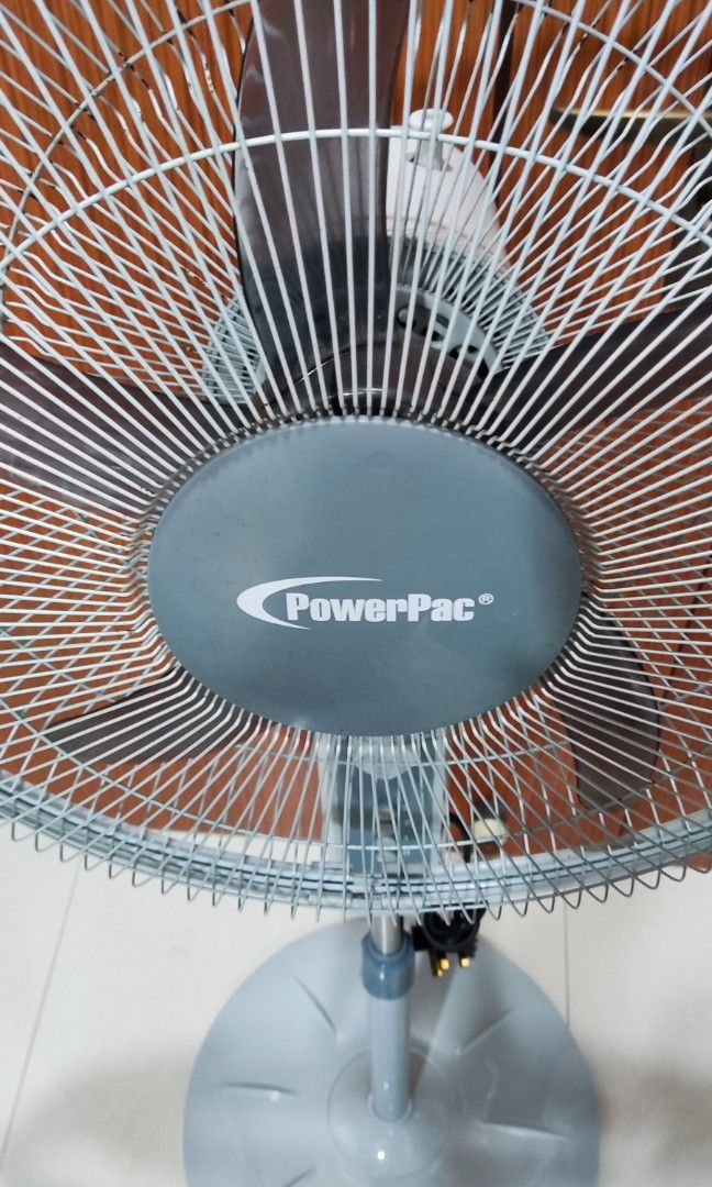 Powerpac 18" stand fan PPFS-70, Furniture & Home Living, Lighting ...