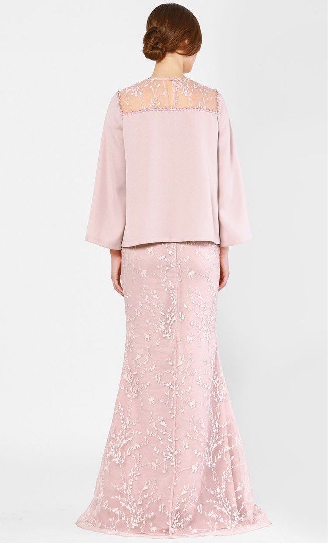 [RENT] ALIA B. SAKURA LACE KURUNG, Women's Fashion, Muslimah Fashion ...