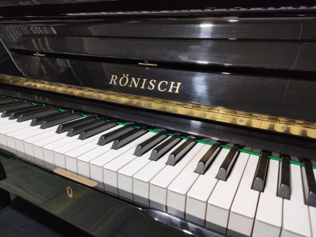 Ronisch K123 Upright Piano, Hobbies & Toys, Music & Media, Musical ...