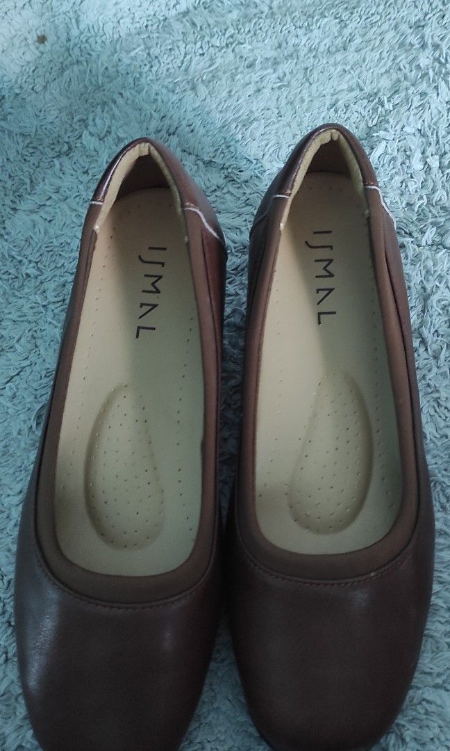Saara Luxe Ijmal, Women's Fashion, Footwear, Flats on Carousell