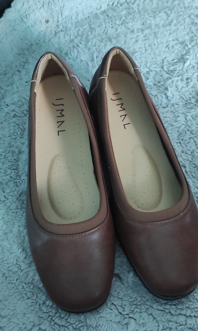 Saara Luxe Ijmal, Women's Fashion, Footwear, Flats on Carousell